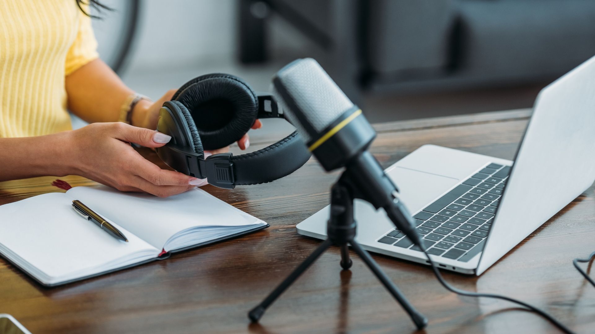 Fantastic Video Podcasts and How to Record Them | Vidyard Fantastic Video Podcasts and How to Record Them | Vidyard